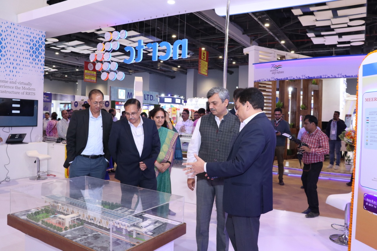 Secretary MoHUA inaugurates NCRTC exhibition booth at IITF 2022 – NCRTC